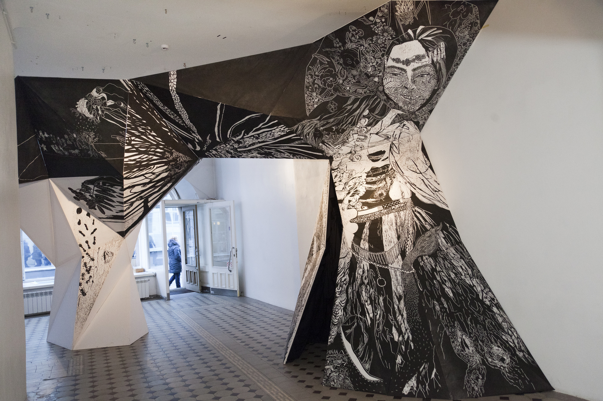 Hannah Harkes is an artist who works in two, three, and four dimensions.
